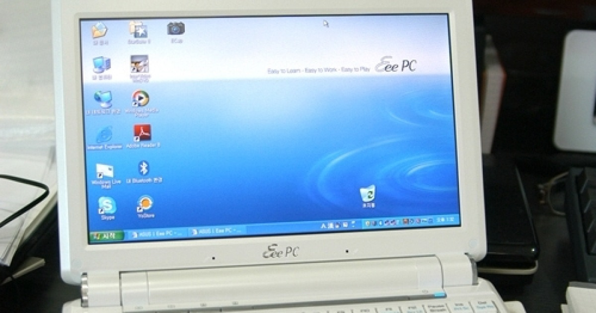 아톰과 6셀 배터리로 무장한 미니노트북, EeePC 901