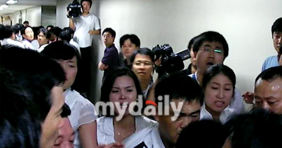 KBS 이사회 열리는 날, 본관 안과 밖 [MD동영상]