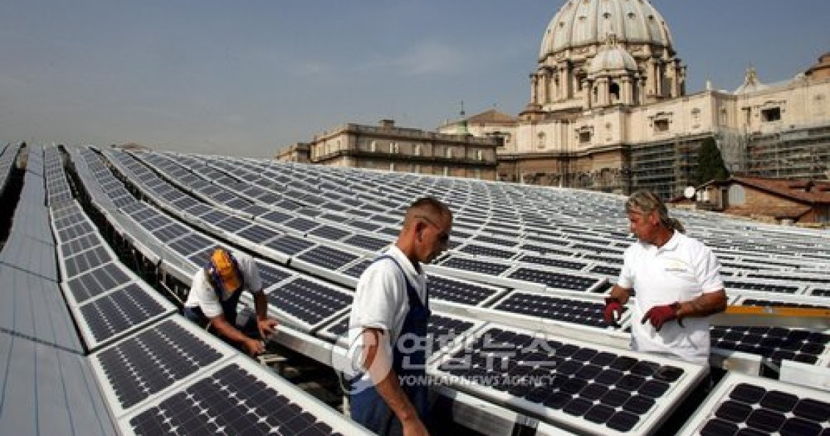 VATICAN SOLAR PANELS
