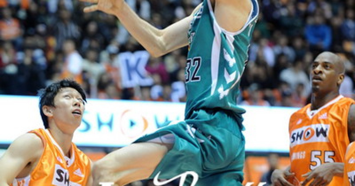 동부, 3점슛 13개 폭발 KTF 꺾어