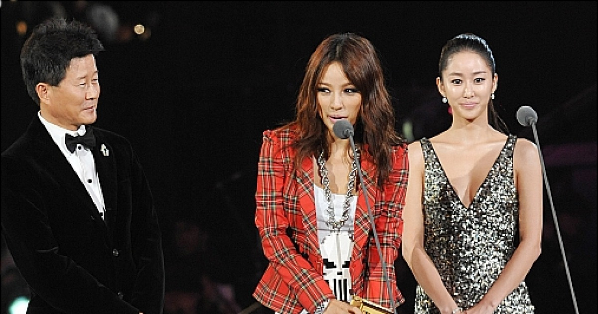 이효리 2008 MKMF 여자가수상 수상