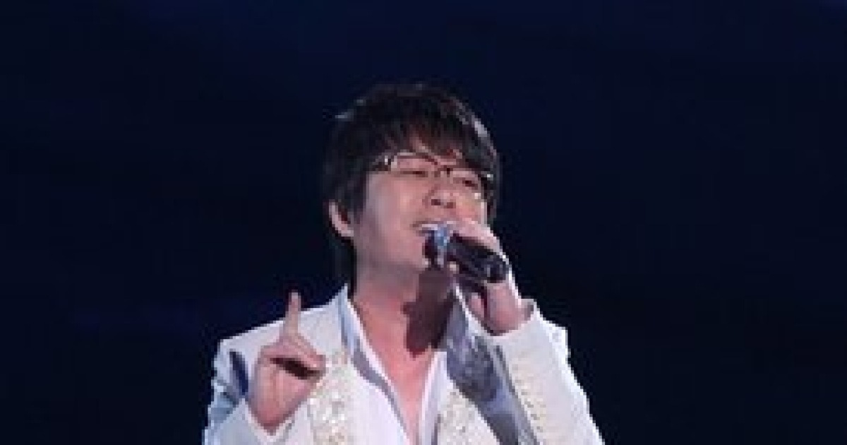 신승훈, MKMF 축하무대 왔어요