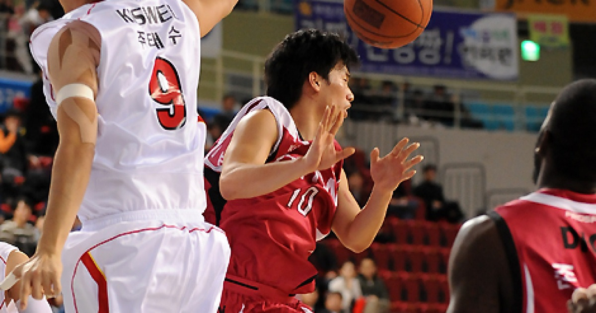 [사진]이현민,'내 노룩패스에 속았지?'