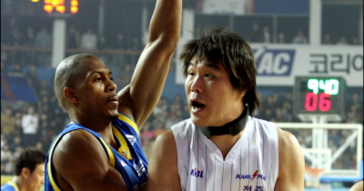 '서장훈 23점' KCC, 삼성 꺾고 2연승