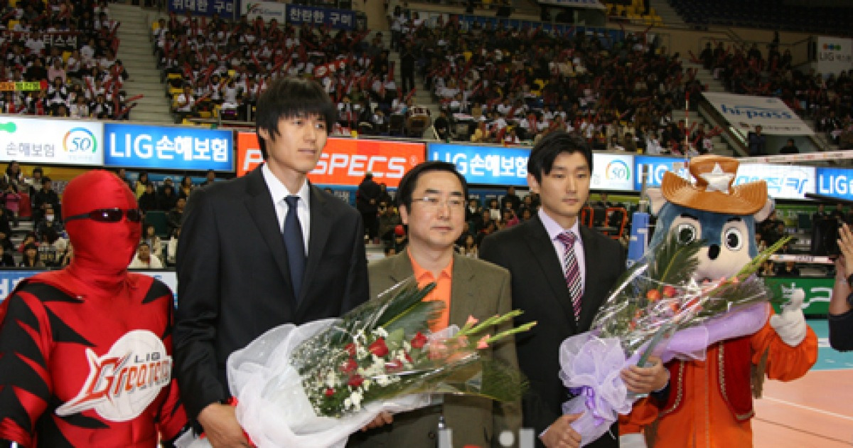 [MD포토] LIG 방신봉-황원식 "열심히 살겠습니다"