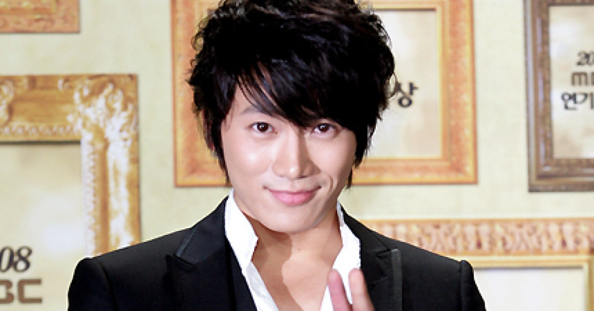 [MD포토]지성, '제 포즈 귀엽나요' (MBC연기대상)