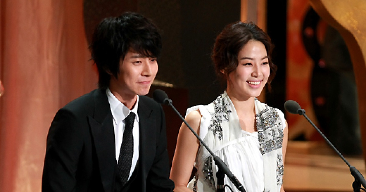 [MD포토] 박해진-한지혜 오늘은 수상자가 아니라 시상자(KBS연기대상)