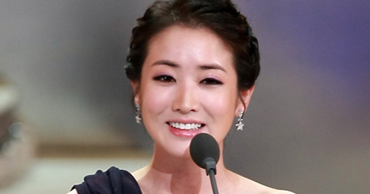 [MD포토] 최정원, ''연'이가 우수상 받았답니다'(KBS 연기대상)