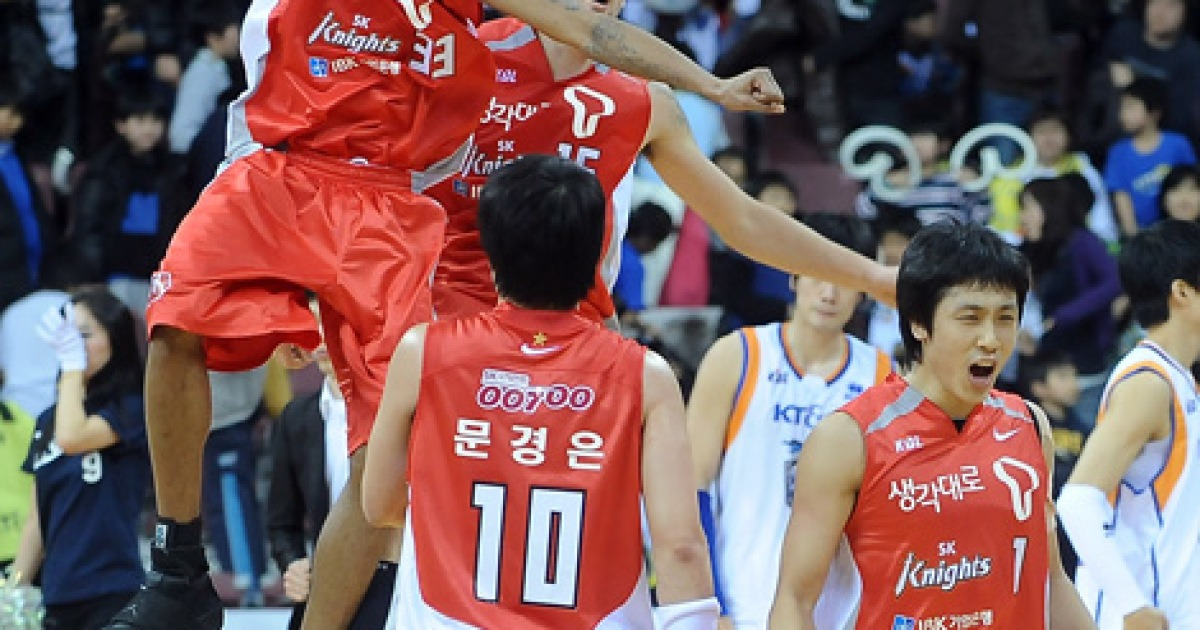 [사진]SK,'짜릿한 승리야!'