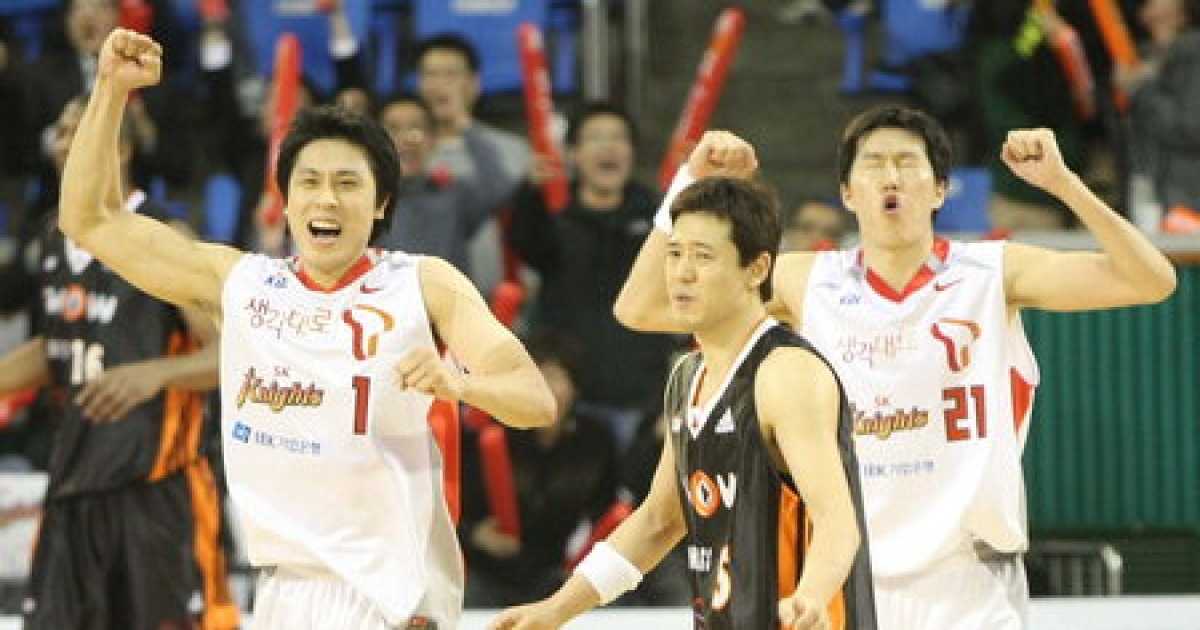 〈스포츠칸〉SK 김민수 '용병도 기죽였다'