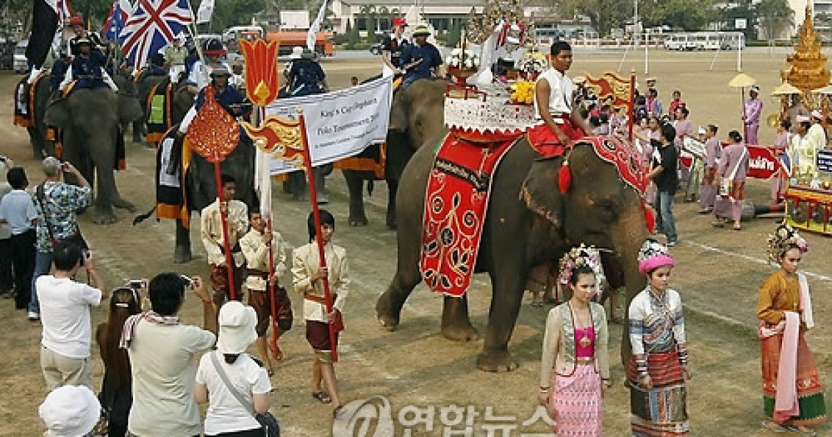 THAILAND ELEPHANT POLO