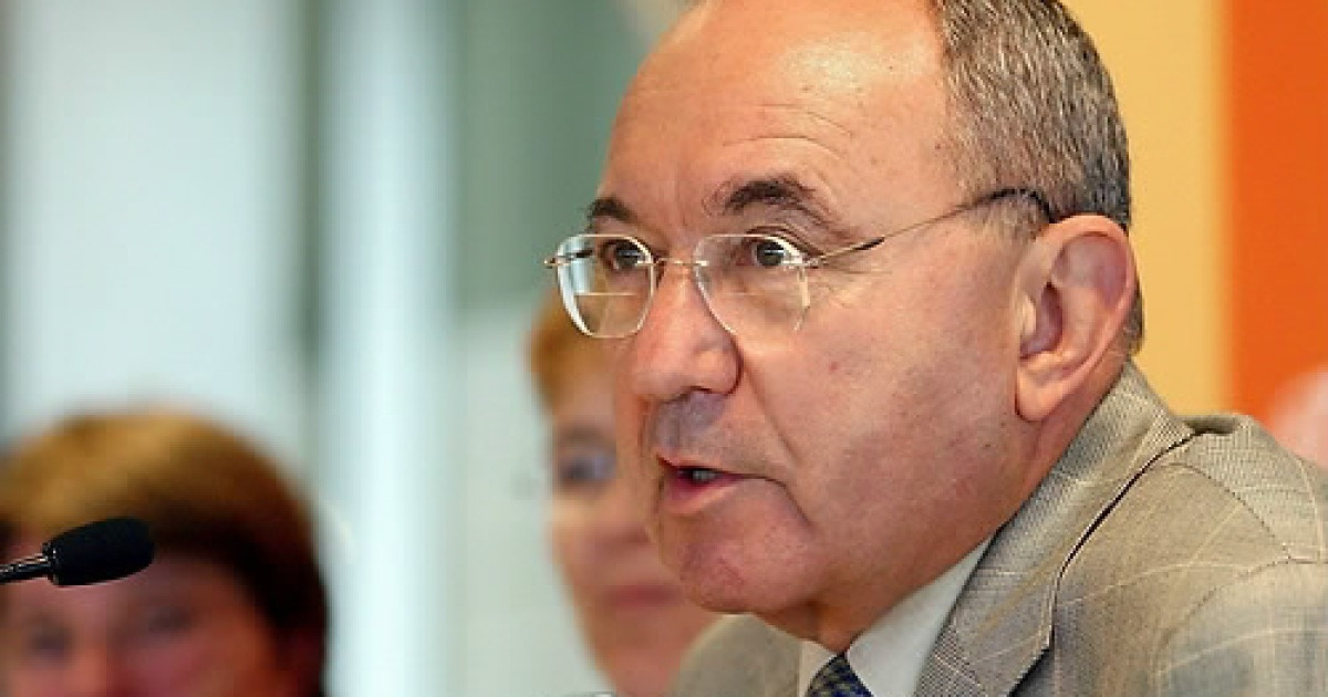 FILE SPAIN RICHARD GOLDSTONE