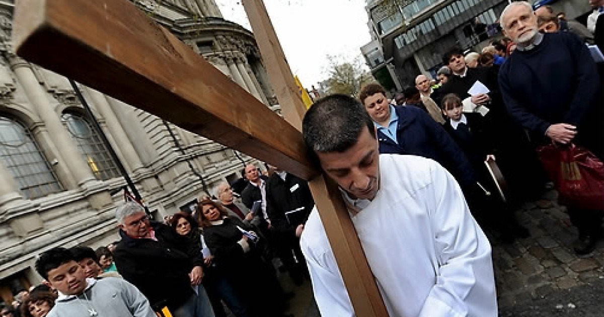 BRITAIN EASTER PROCESSION