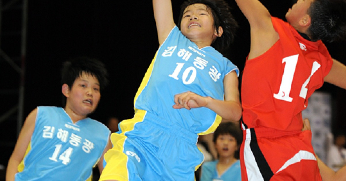 [2009 KBL총재배] 한상헌 '아슬아슬하게 피해서'