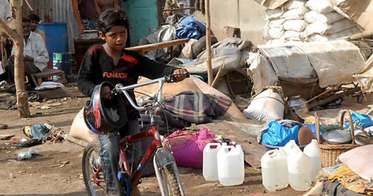 INDIA SLUMDOG MILLIONAIRE SLUMS DEMOLITION