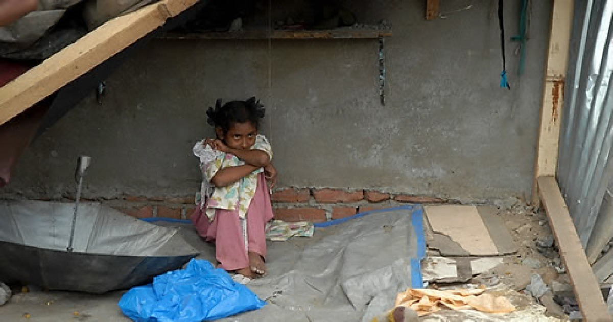 INDIA SLUMDOG MILLIONAIRE SLUMS DEMOLITION