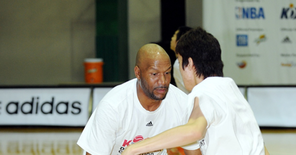 [KBL/NBA 농구캠프] 론 하퍼 '매서운 수비'
