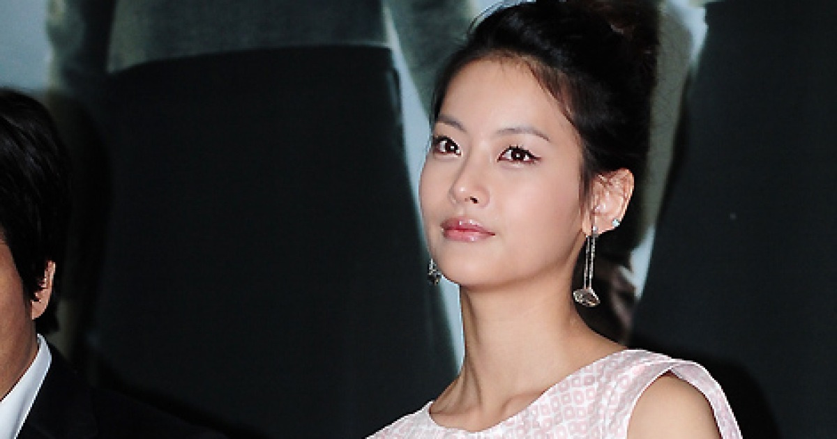 [사진]오연서,'치마가 너무 짧아서'