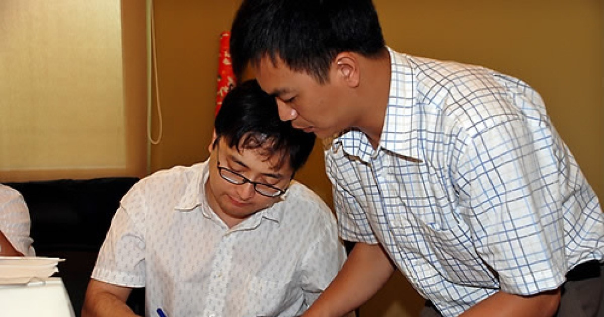 VIETNAM LAWYER ARREST LE CONG DINH