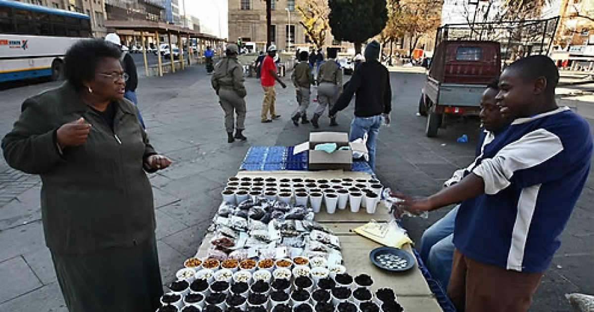 SOUTH AFRICA FEATURE PACKAGE DAILY LIFE