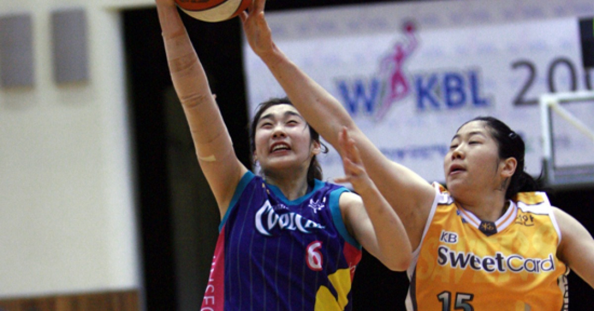 [WKBL퓨처스리그] 드라이브 인 저지하는 곽주영
