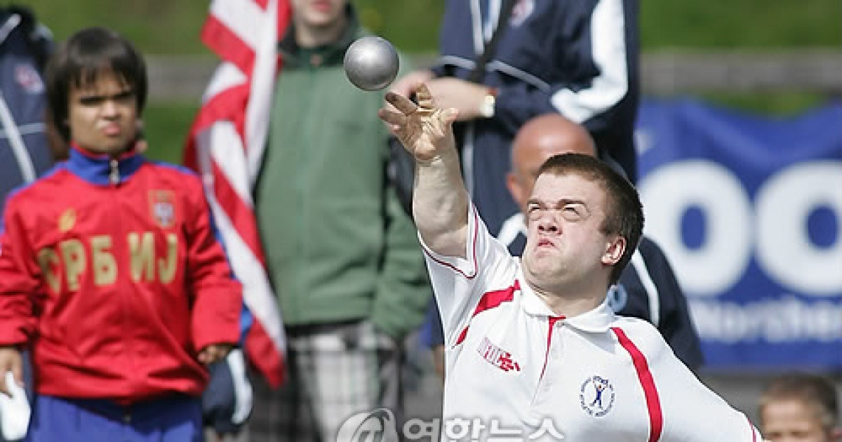 BRITAIN WORLD DWARF GAMES