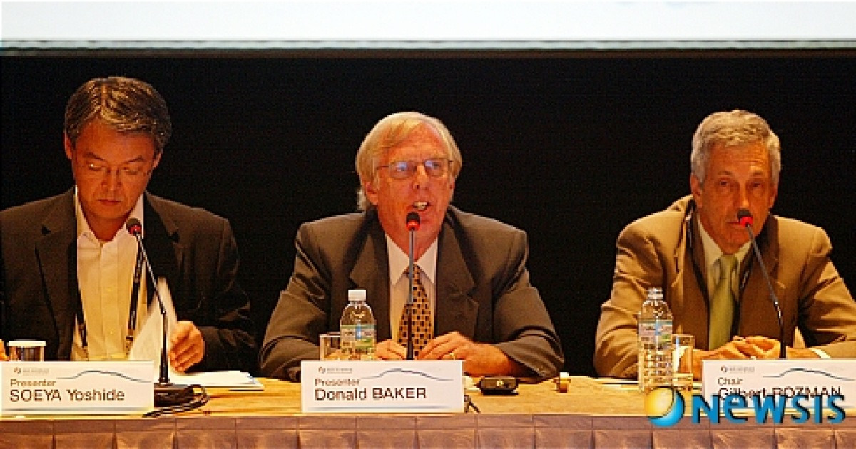 제5회 제주평화포럼 역사세션 좌장 Gilbert ROZMAN 교수