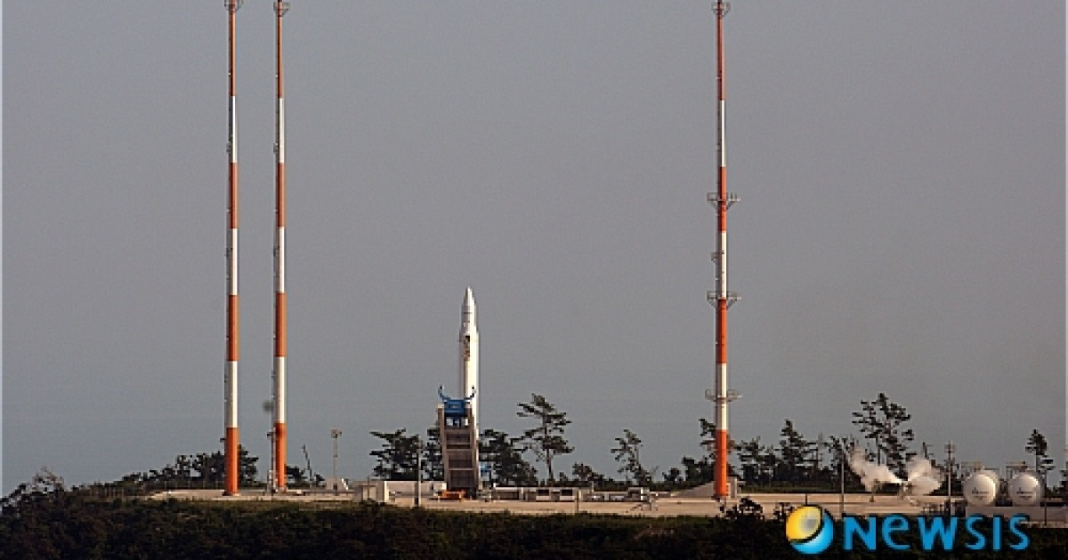 다시 접히는 우주센터 발사대