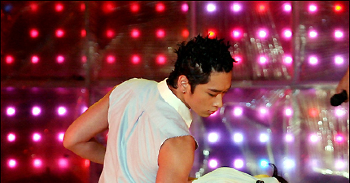 [MD포토] 2PM 찬성-박수진, '섹시하게~'