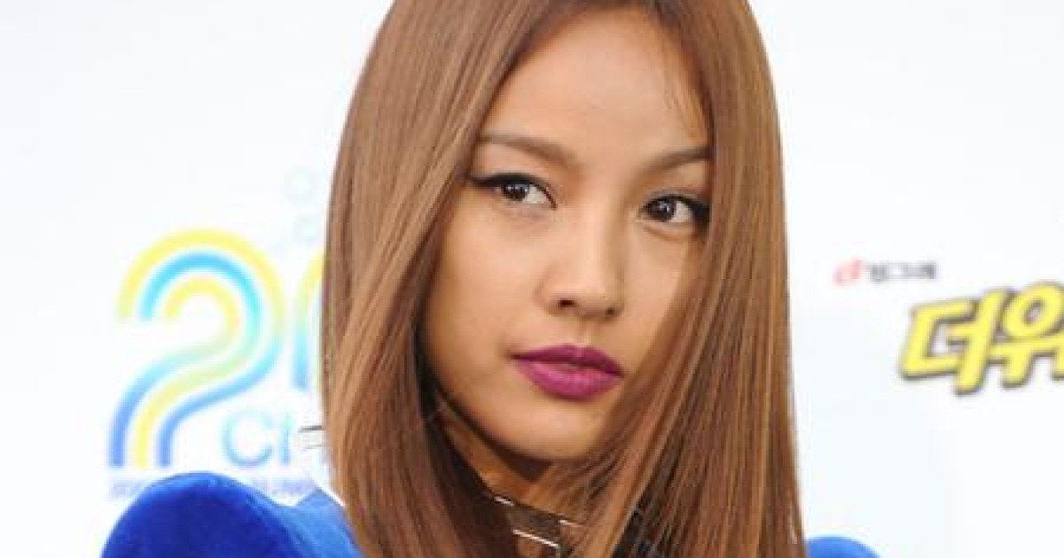 [now포토] 이효리 보일듯 말듯 가슴 라인
