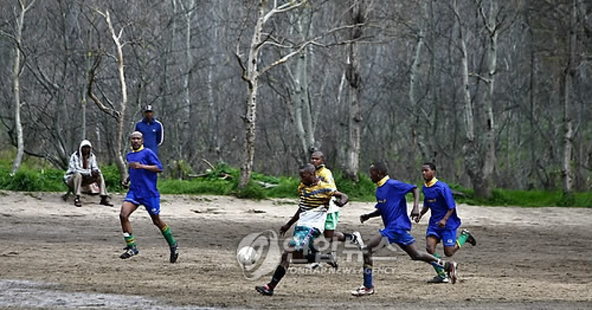SOUTH AFRICA COMMUNITY SOCCER