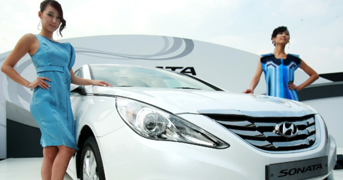 [MD포토] YF쏘나타 '아름다운 헤드라이트 라인'