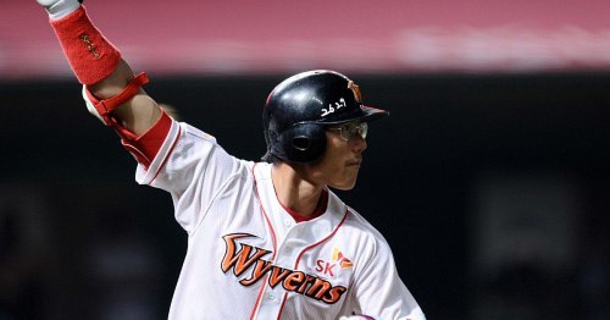 SK 3년연속 한국시리즈 진출.. PO MVP 박정권