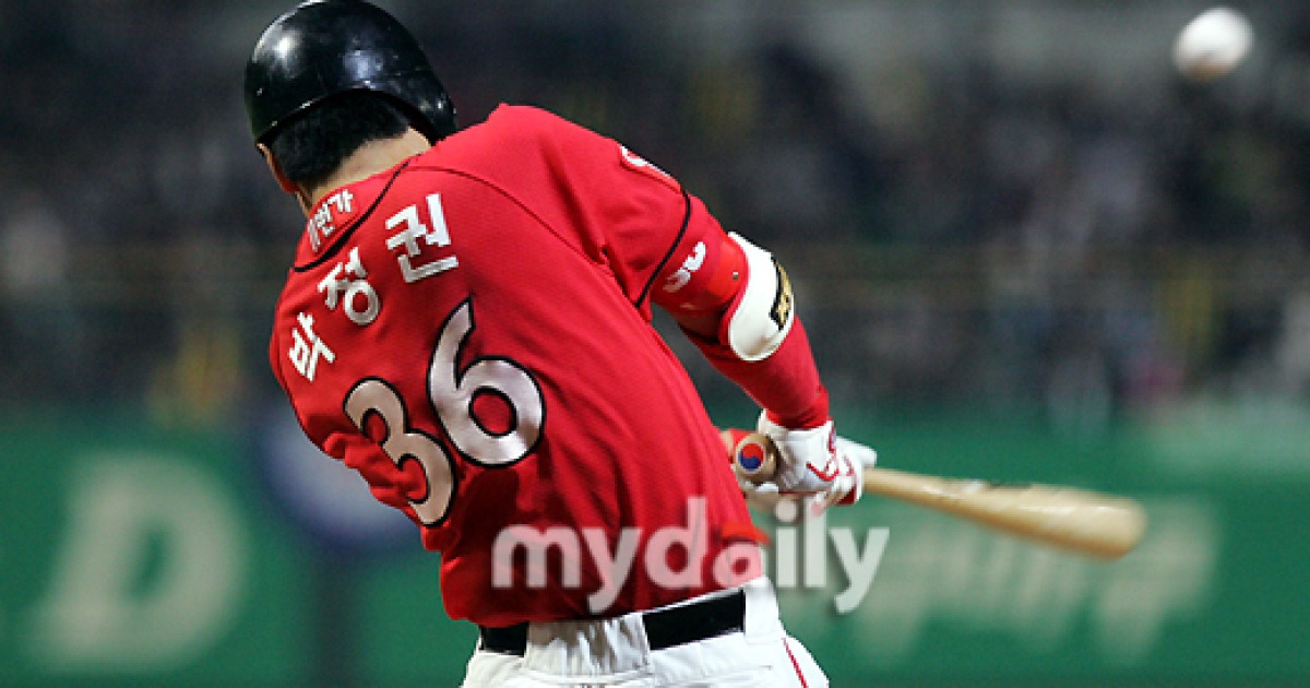 [KS 1차전] 'PO MVP' 박정권, KS에서도 꺼지지 않은 불꽃타