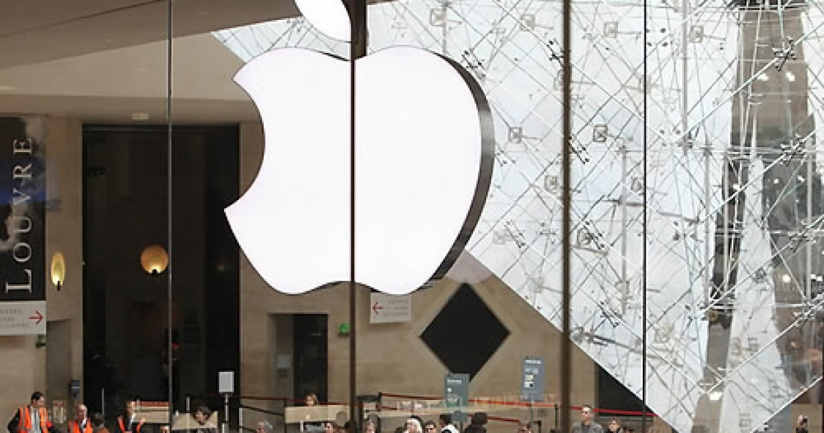 FRANCE APPLE STORE OPENING