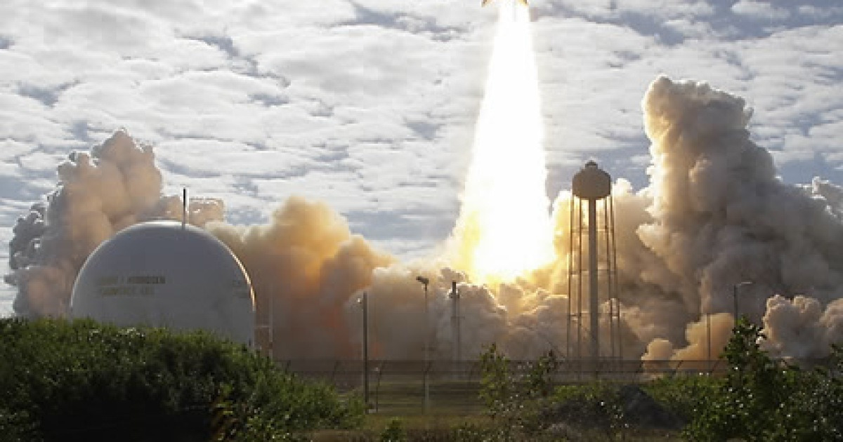 USA SHUTTLE ATLANTIS LAUNCH
