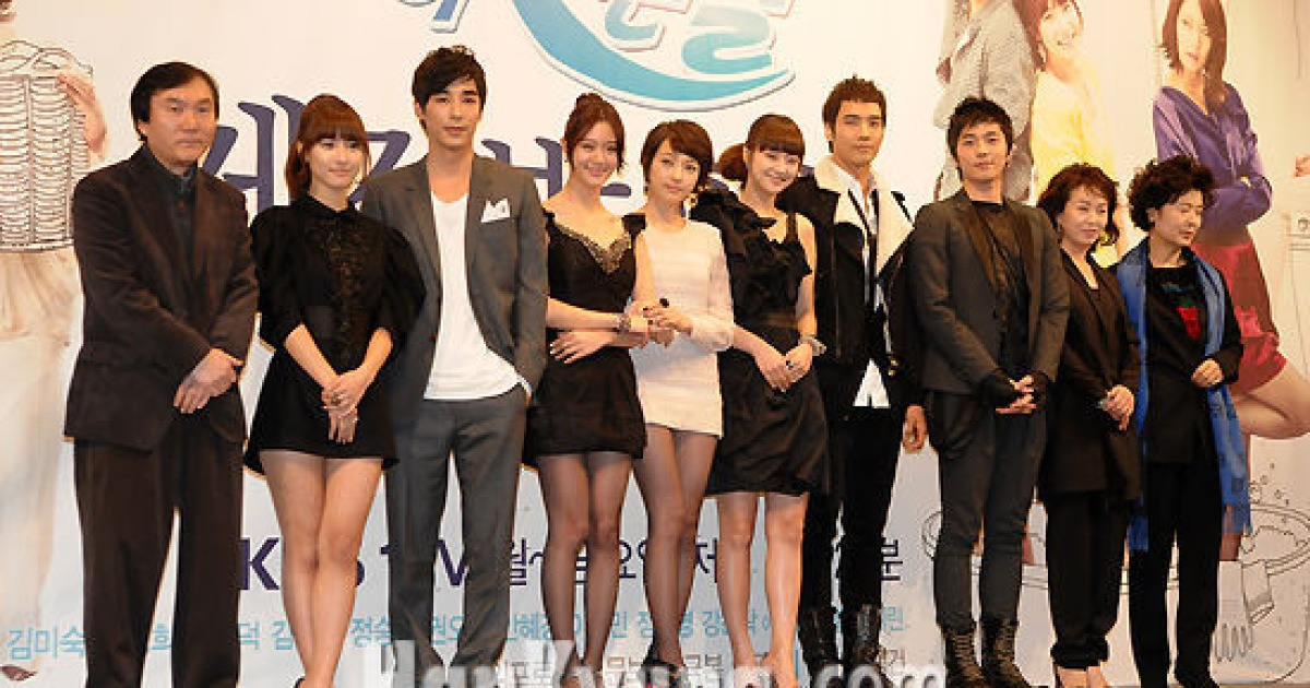 [포토] "KBS 새 일일드라마 '바람불어 좋은날' 기대하세요"