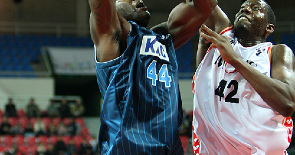 [KBL] 던스톤, 이번엔 막았다