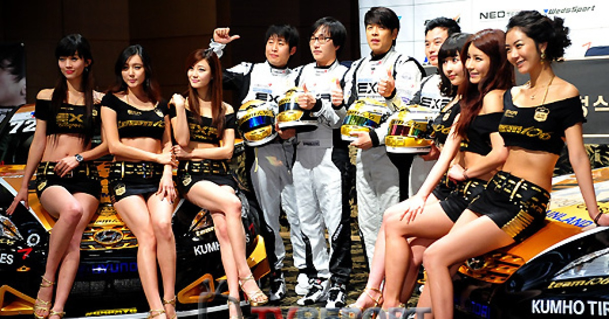 [T포토] 레이싱팀 'EXR team106' 출정식 개최