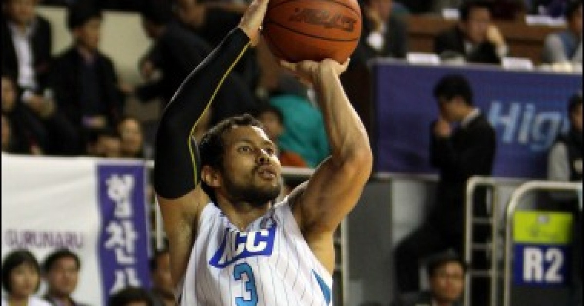 KT-KCC, 승부만큼 뜨거운 코트 밖 설전