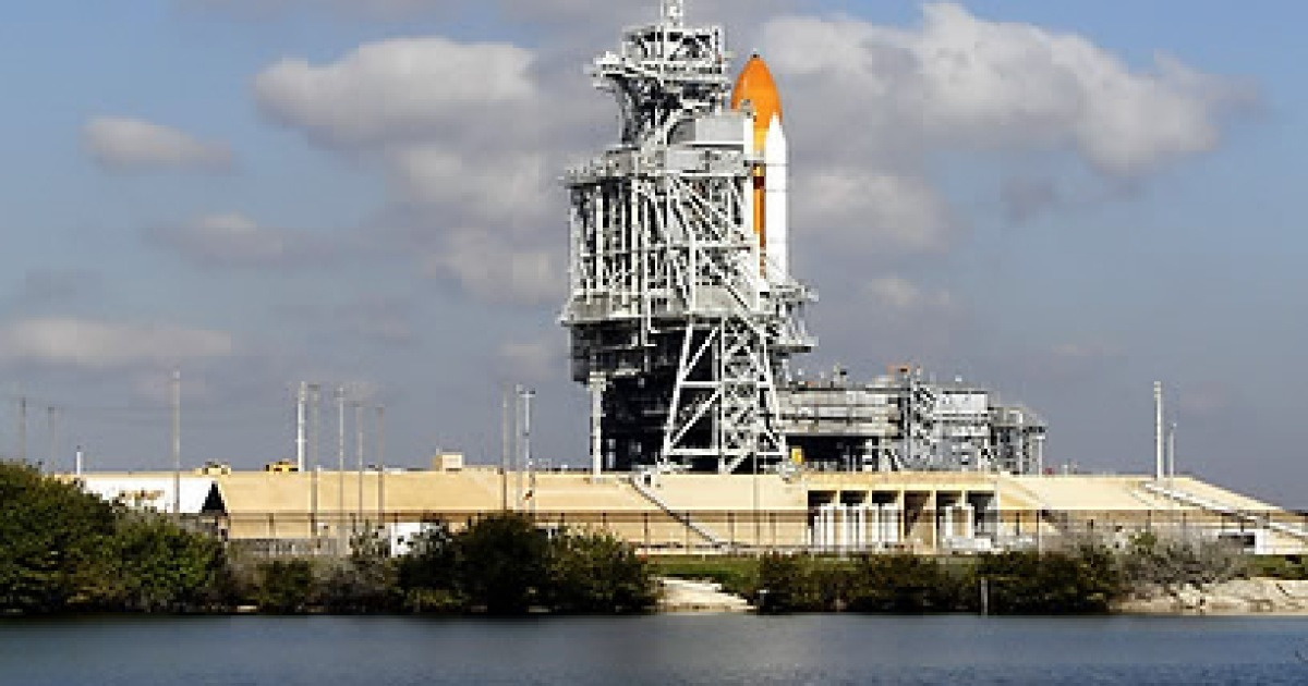 USA SHUTTLE DISCOVERY LAUNCHPAD