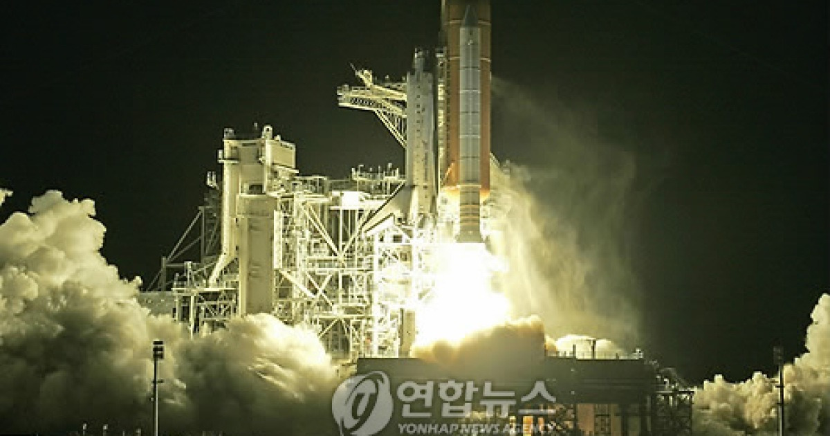 USA SHUTTLE DISCOVERY LAUNCH