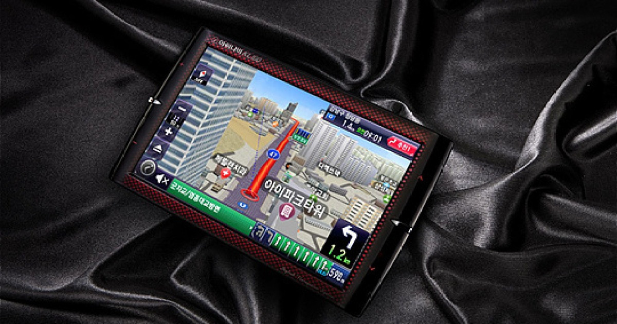 프리미엄 3D내비게이션 아이나비 KL100 출시