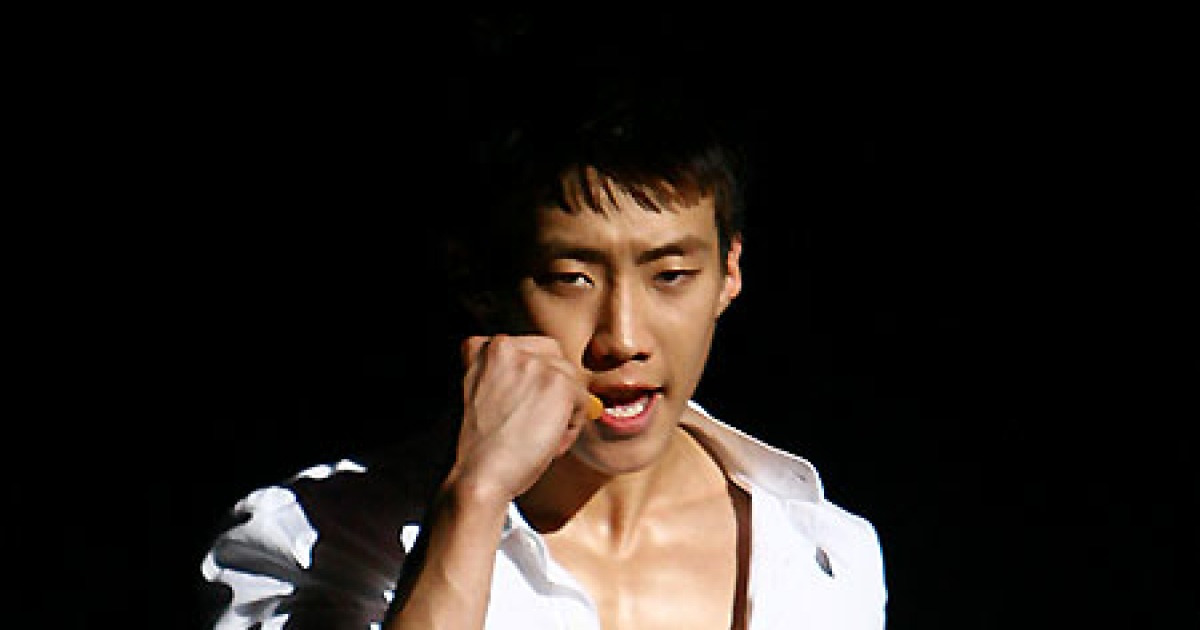 '재범컴백' 2PM 활동에 미치는 영향은?