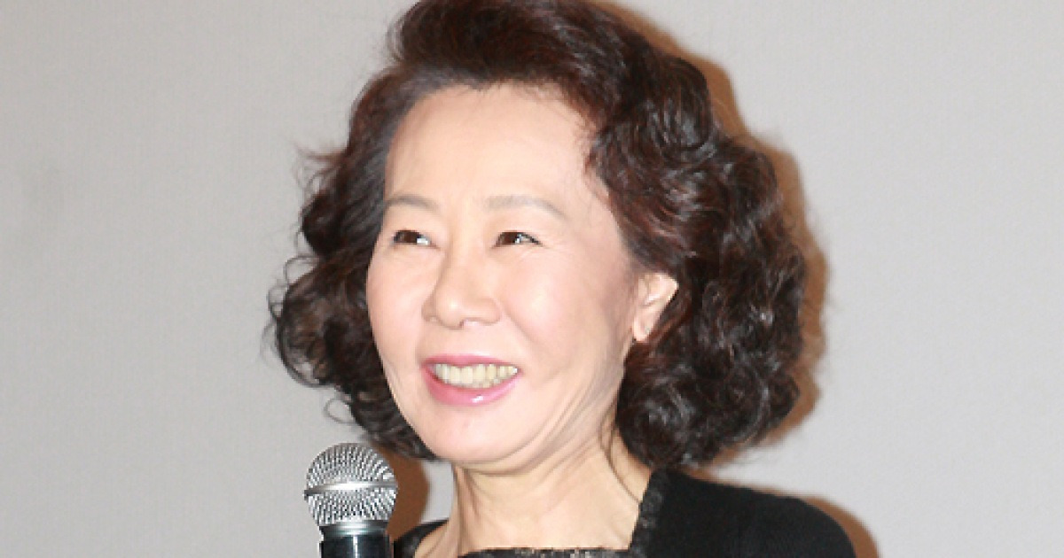 [포토엔]윤여정 영화 하하하 많이 사랑해주세요