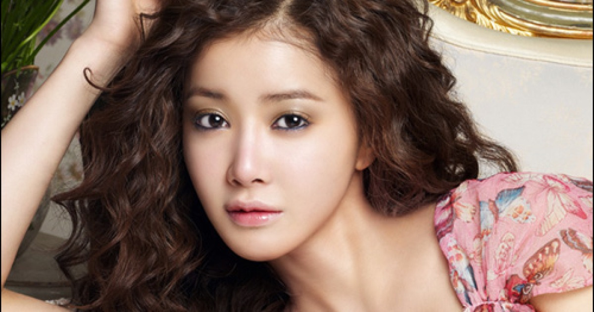 이시영, 프랑스 향수 모델..섹시한 관능미 '물씬'