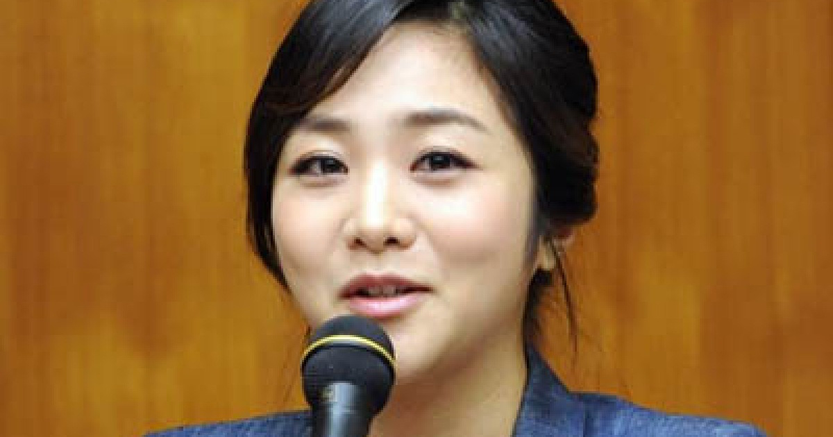 KBS 정다은 아나 '도전골든벨'이어 '스타골든벨' MC로