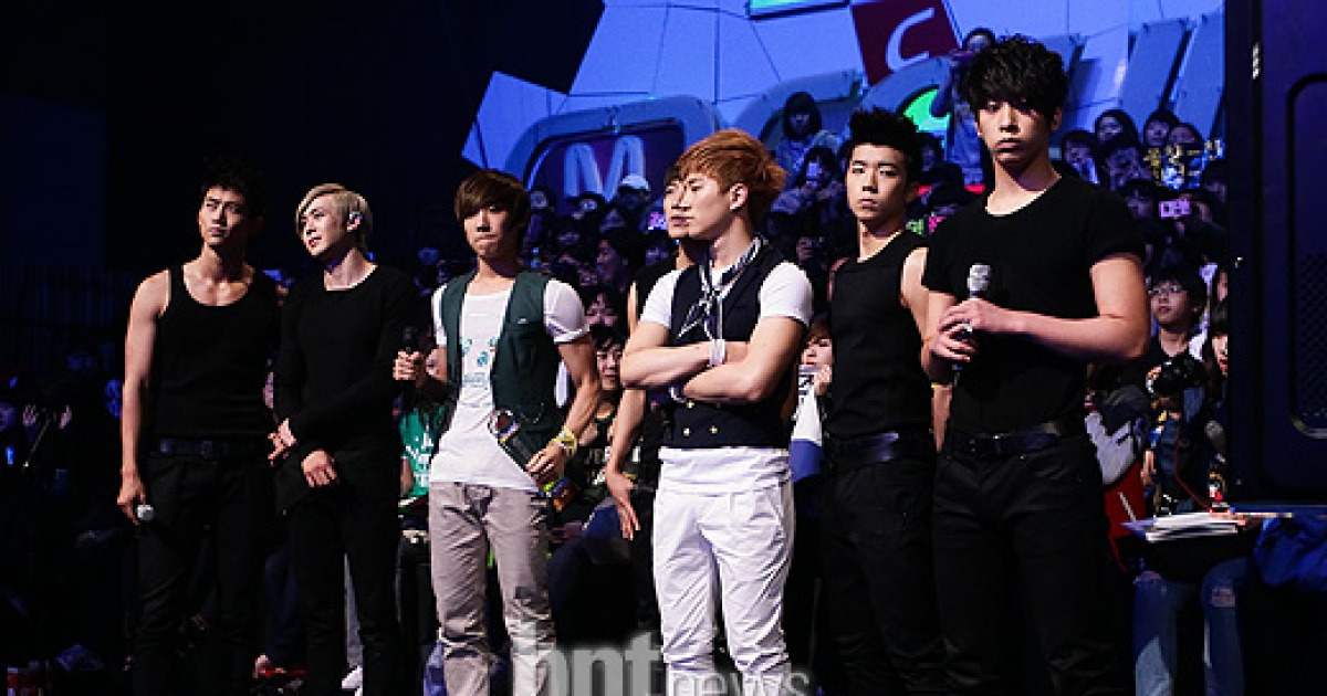 [포토] 2PM "엠카 1위 차지했어요"