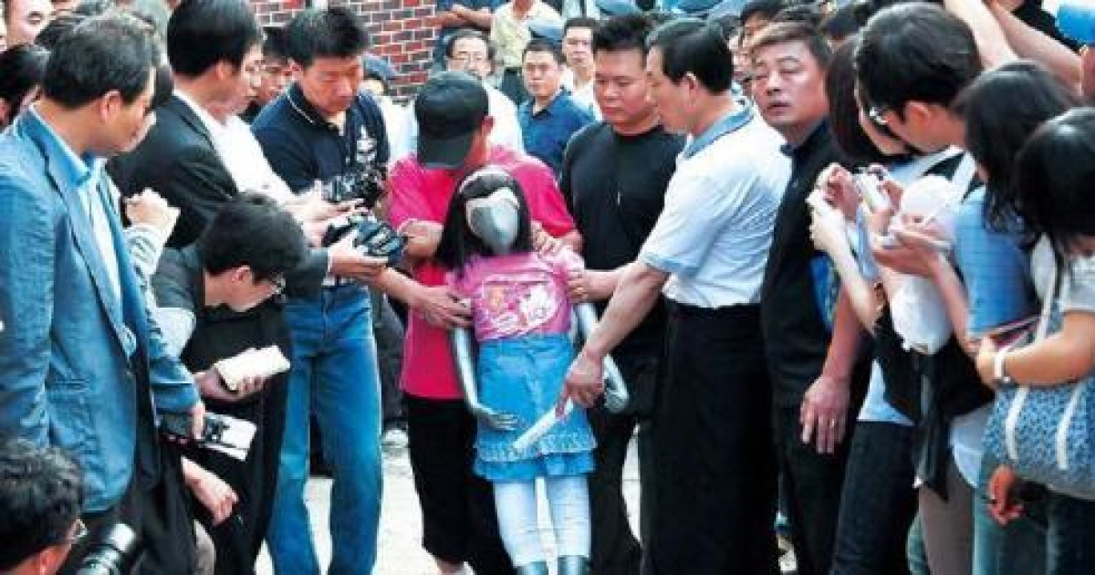 Parents stand against sex offenders