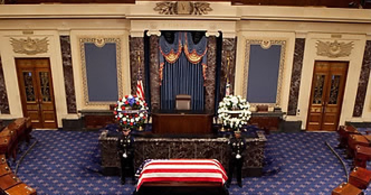 USA GOVERNMENT SENATOR BYRD LIE IN STATE
